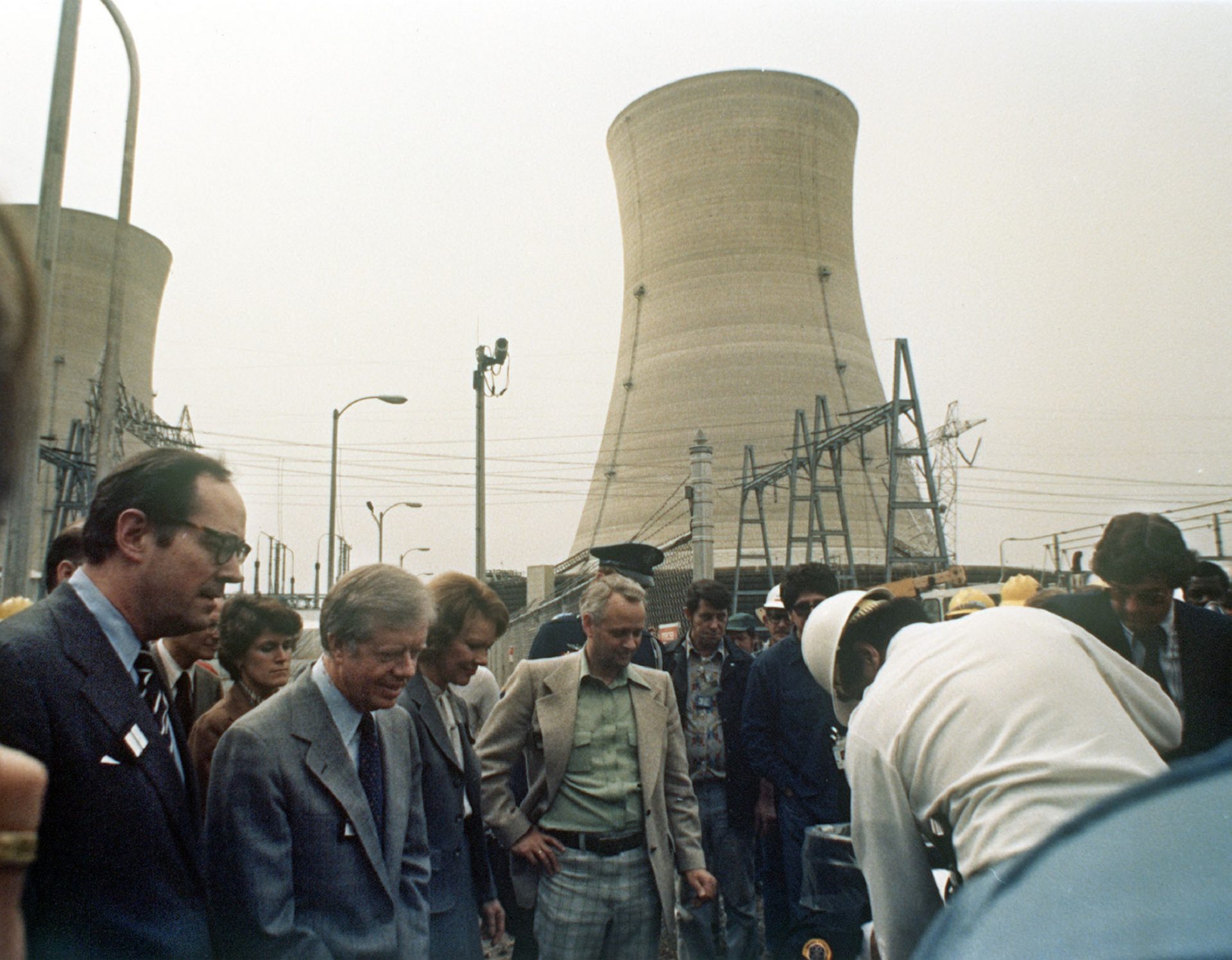 Agency considering renewing license to keep Three Mile Island nuclear ...