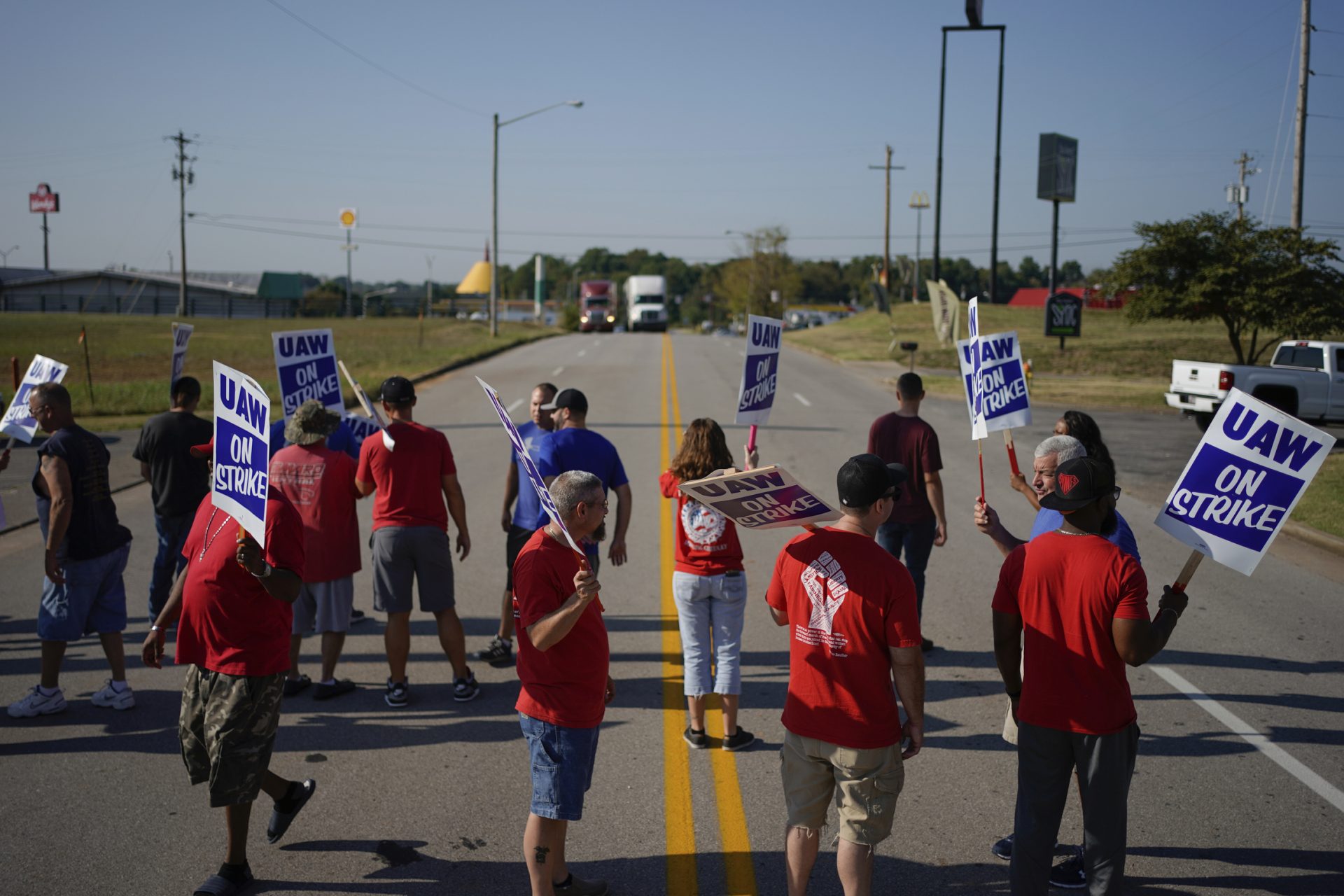 Contract talks continue as GM strike enters fourth week | WITF