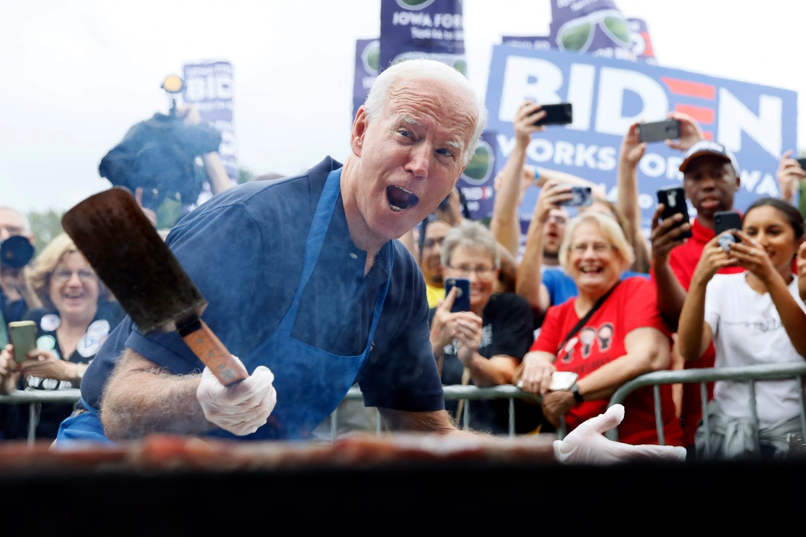 Steak, beer and politics: 2020 Democrats descend on Iowa | WITF