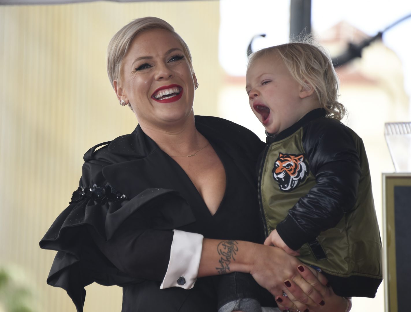 Singer Pink says she had COVID-19, gives $1M to relief funds | WITF