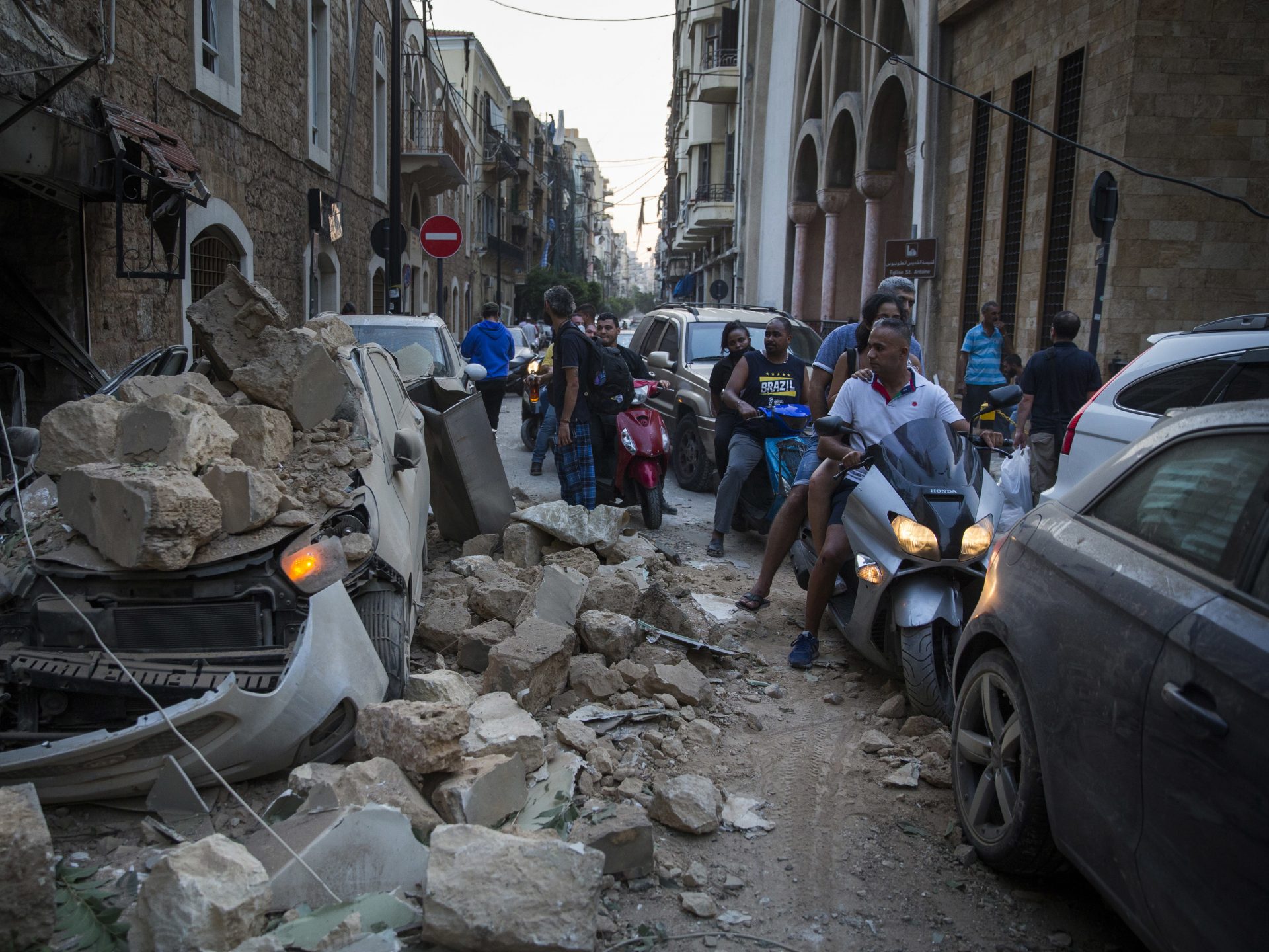 Enormous explosion rocks Beirut, wounding thousands and killing dozens ...