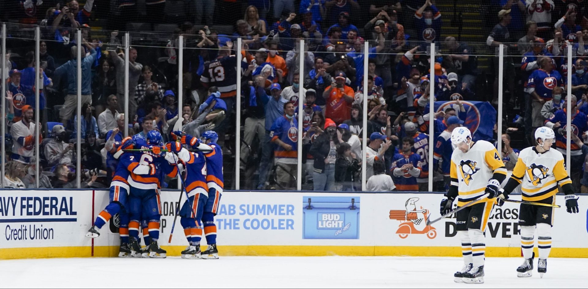 Sorokin, Islanders beat Penguins 4-1 in Game 4 to tie series | WITF