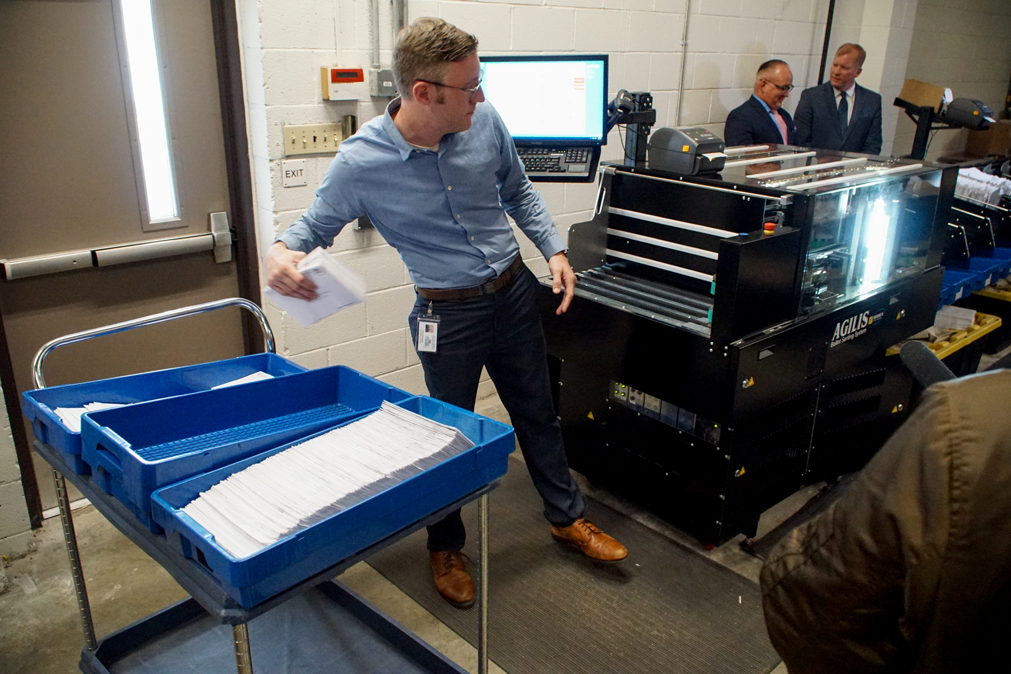 Mail ballot fight persists in Pennsylvania and other key states, sure ...