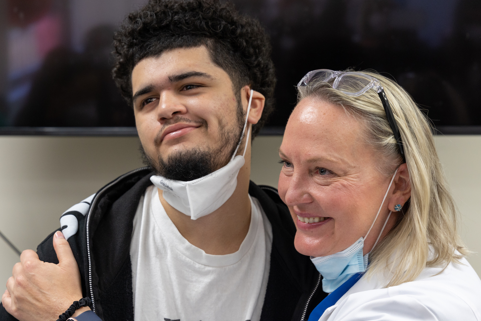 A Philadelphia student and shooting survivor spreads hope for others ...