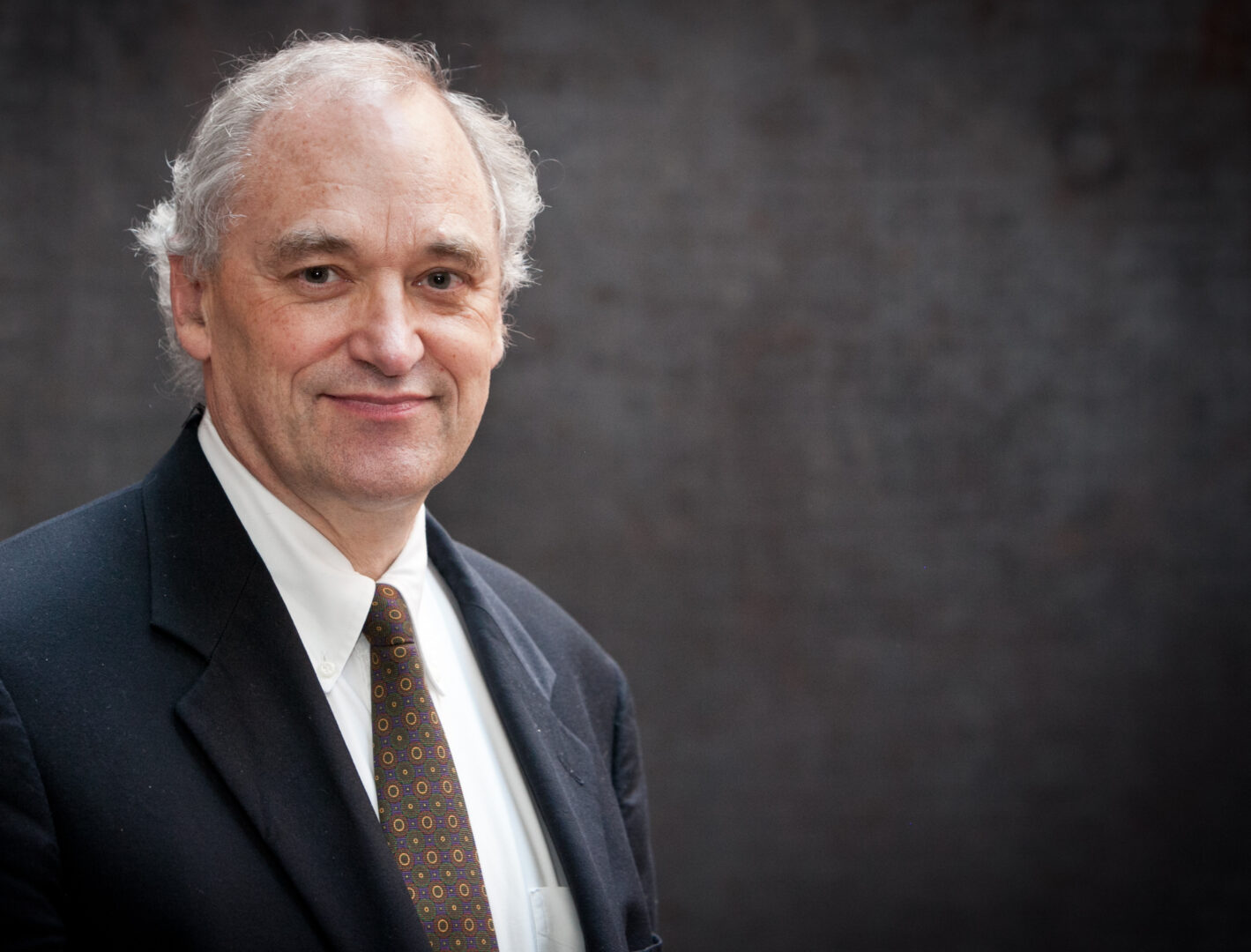 How does author and former Washington Post foreign correspondent ...